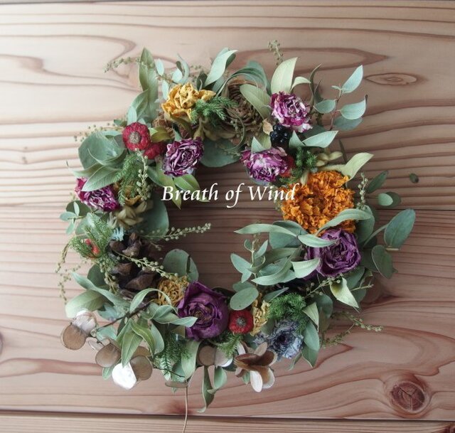 マリーゴールドとバラのリース | iichi 日々の暮らしを心地よくするハンドメイドやアンティークのマーケットプレイス