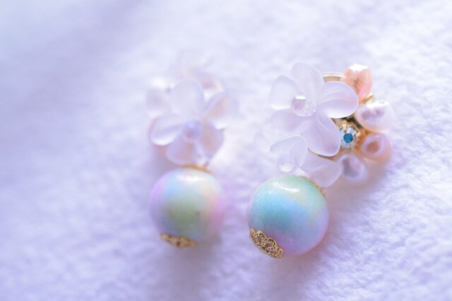 crystal-flower イヤリング（ピアスに変更可） | iichi 日々の暮らしを心地よくするハンドメイドやアンティークのマーケットプレイス