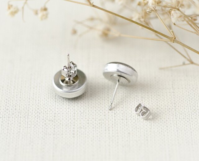 まるい耳飾りT11/うさぎのおしり | iichi 日々の暮らしを心地よくするハンドメイドやアンティークのマーケットプレイス