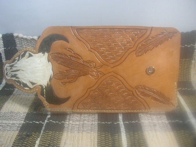 ミドル財布 カービングーバッファロースカルSP | iichi ハンドメイド・クラフト作品・手仕事品の通販