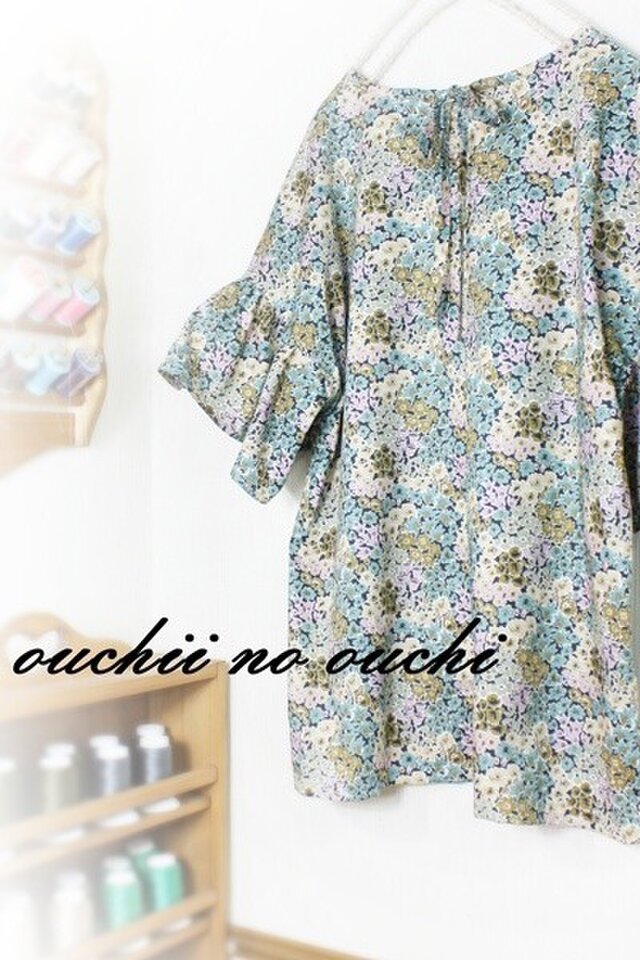 春リバティ♪ギャザースリーブの後ろリボンフレンチブラウス | iichi 日々の暮らしを心地よくするハンドメイドやアンティークのマーケットプレイス