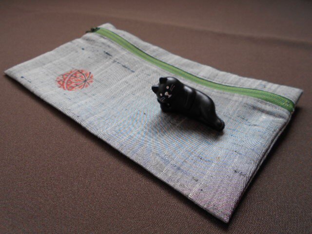 リメイク*ぺたんこポーチ*紬手毬（緑） | iichi 日々の暮らしを心地よくするハンドメイドやアンティークのマーケットプレイス