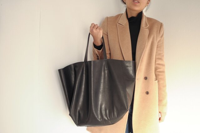 055 Leather Wide Tote - black - [ レザーワイドトート／ブラック] | iichi 日々の暮らしを心地よくするハンドメイドやアンティークのマーケットプレイス