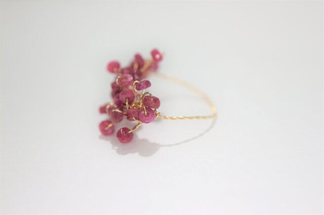 ルビーの漂うリング Seaweed Ruby 14kgf | iichi 日々の暮らしを心地よくするハンドメイドやアンティークのマーケットプレイス