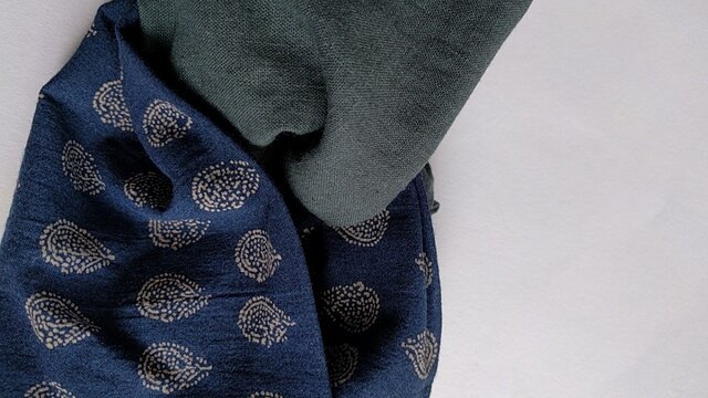 2colorヘアバンド No,17 | iichi 日々の暮らしを心地よくするハンドメイドやアンティークのマーケットプレイス