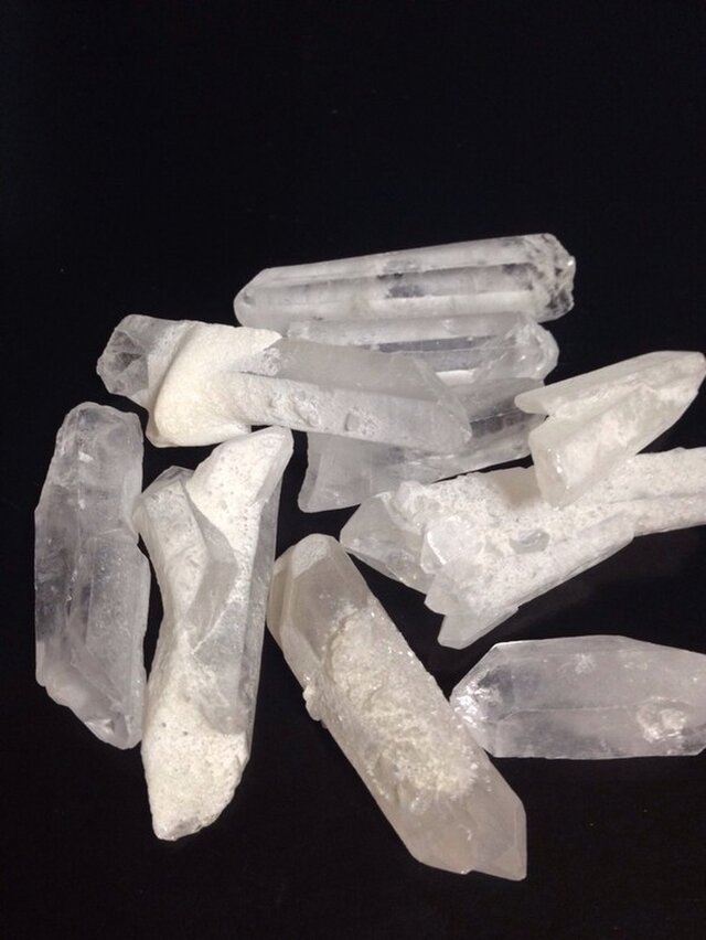 神秘石英付き 1cm～2cm位 水晶ポイント 25g | iichi ハンドメイド・クラフト作品・手仕事品の通販