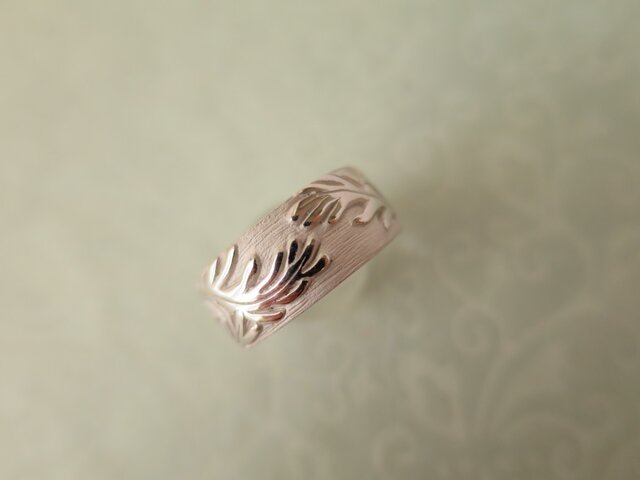 SV Leaves Ring | iichi 日々の暮らしを心地よくするハンドメイドやアンティークのマーケットプレイス