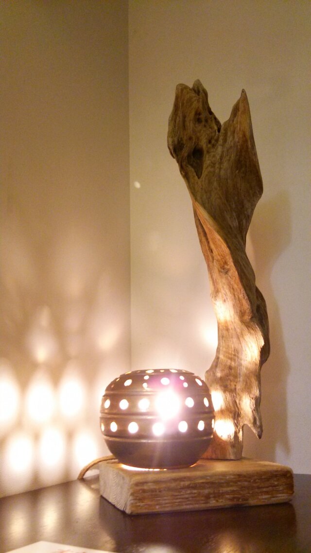 流木卓上ランプF | 佐藤浩二郎（陶ま工房） | ハンドメイド通販 iichi（いいち）