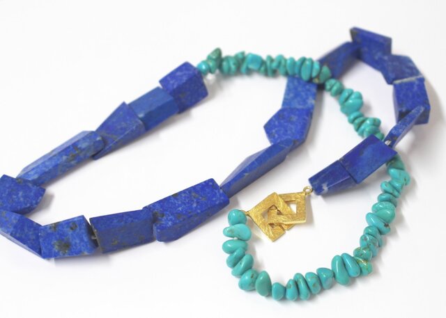 ターコイズとラピスラズリのネックレス | iichi 日々の暮らしを心地よくするハンドメイドやアンティークのマーケットプレイス