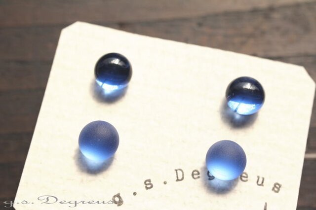 【Pair】チタンピアス・LightBlue | iichi ハンドメイド・クラフト作品・手仕事品の通販
