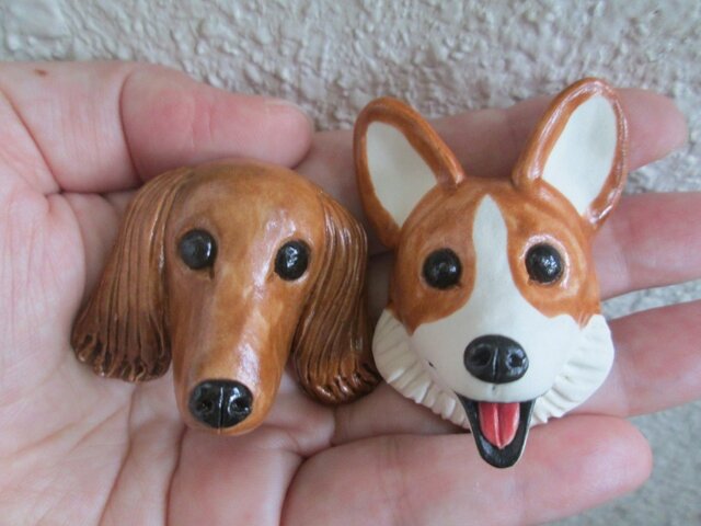 FACEブローチ（コーギー・ダックス） | iichi ハンドメイド・クラフト作品・手仕事品の通販