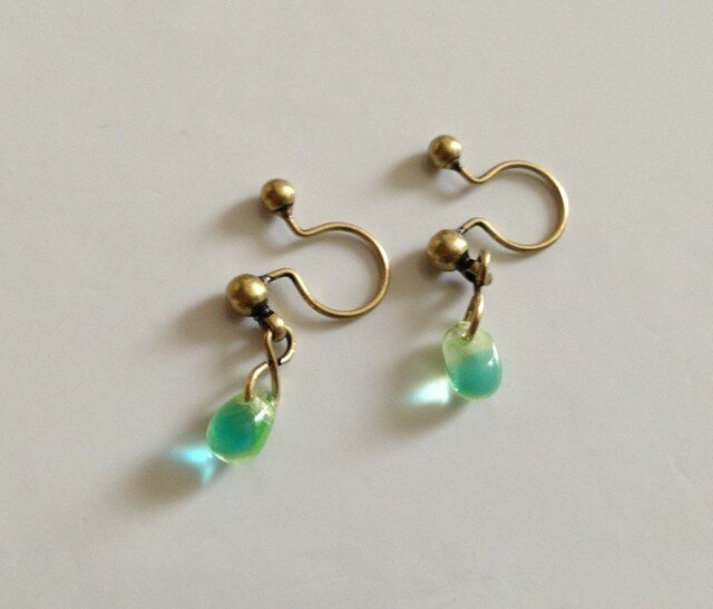 【人気】ノンホールピアス No.109ポーション | iichi 日々の暮らしを心地よくするハンドメイドやアンティークのマーケットプレイス